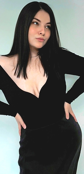 Daria, 25 yo | green eyes, brunette hair | ID2357207