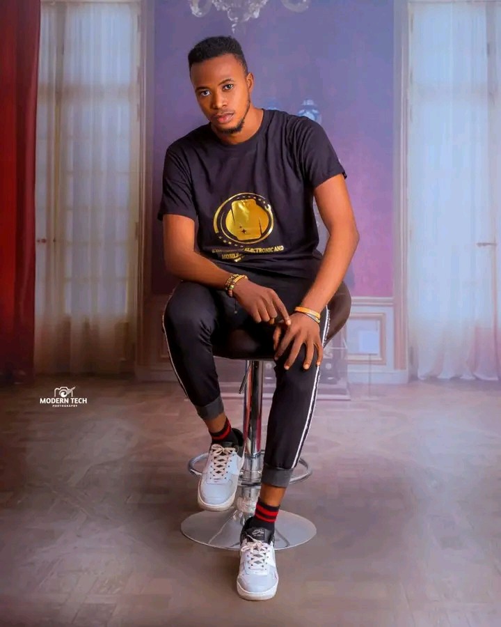 Ernest Kamara, 22 yo | eyes, hair | ID1157622