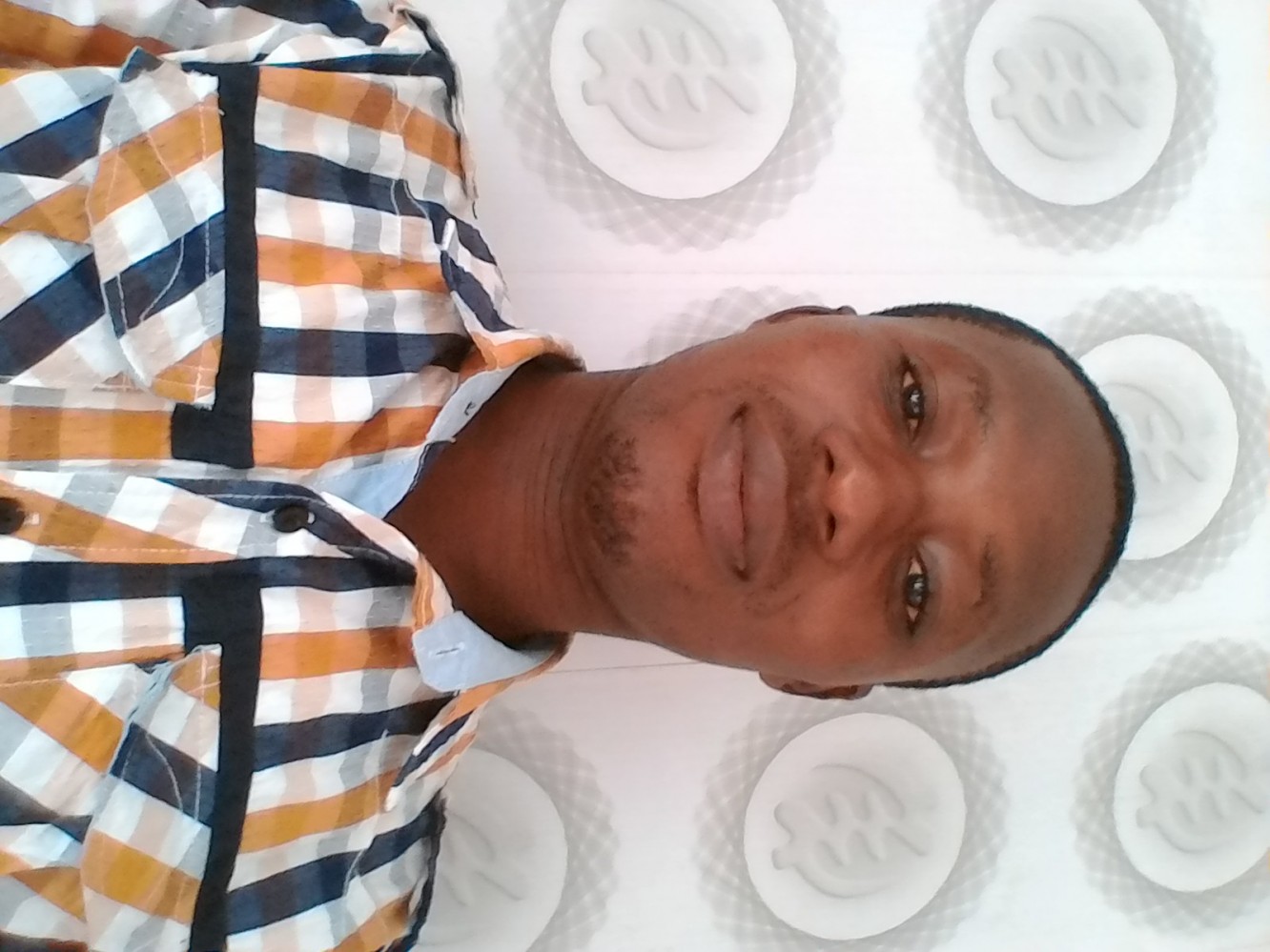 Charles, 35 yo | eyes, hair | ID1170238