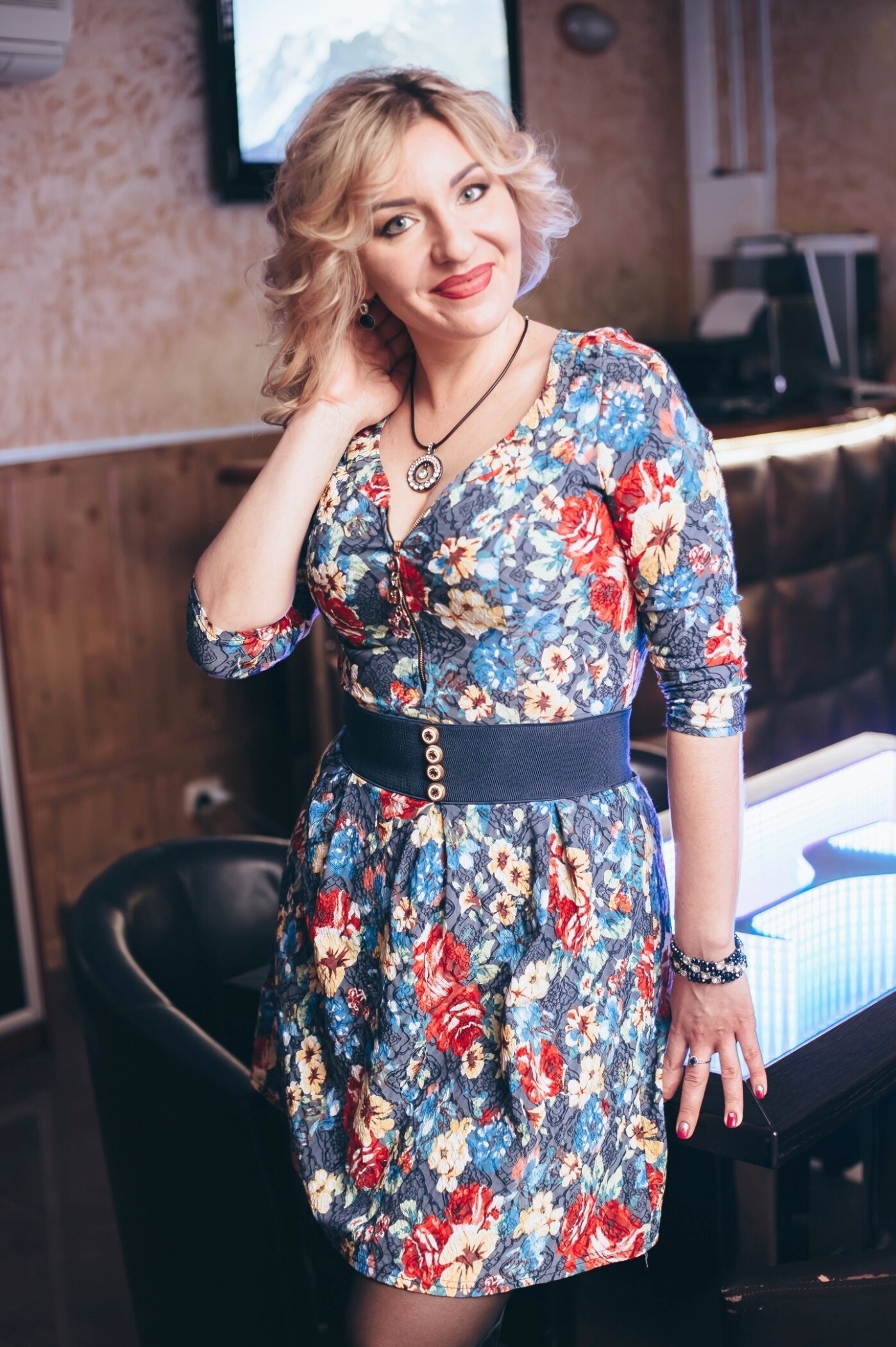 Anna, 41 yo | grey eyes, blonde hair | ID1215918