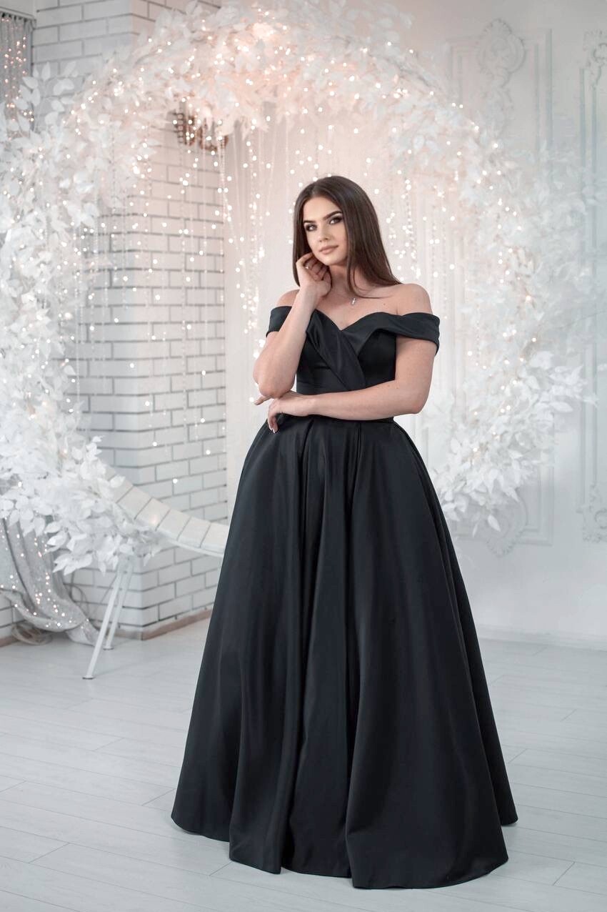 Valeria, 24 yo | green eyes, brunette hair | ID1252405