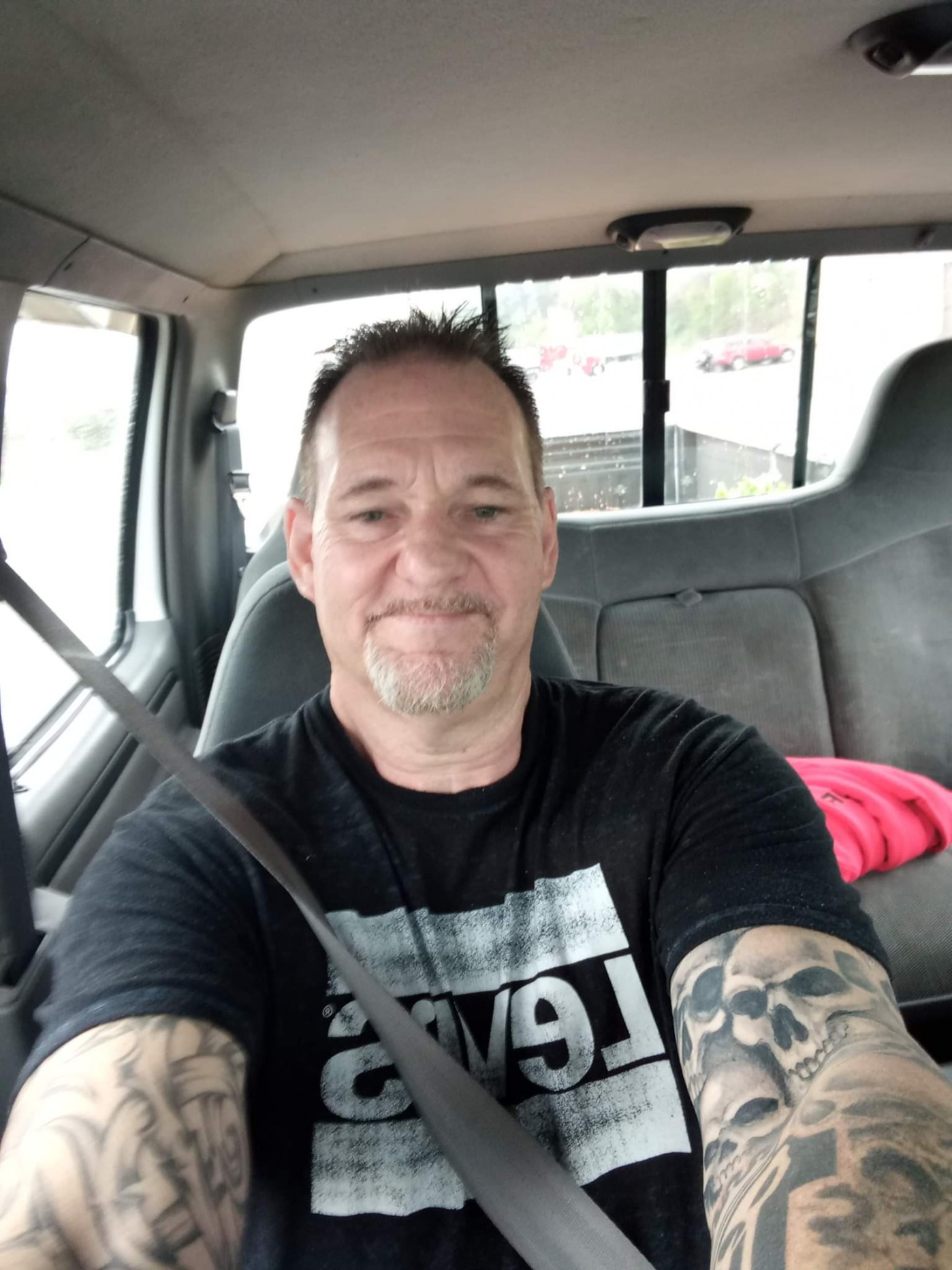 genteman, 58 yo | eyes, hair | ID1744093