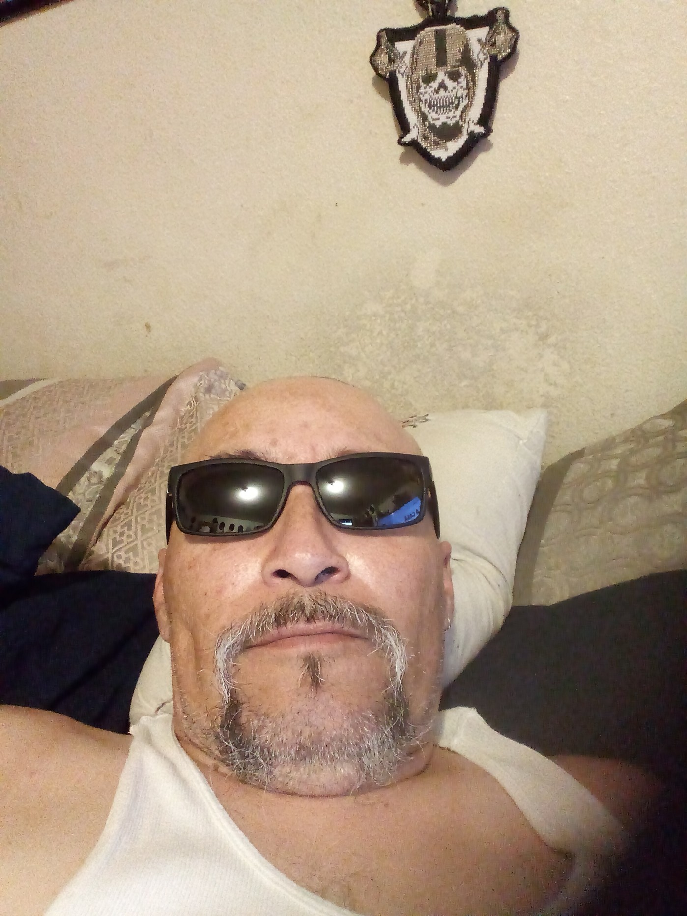 Birdman, 55 yo | eyes, hair | ID1785453