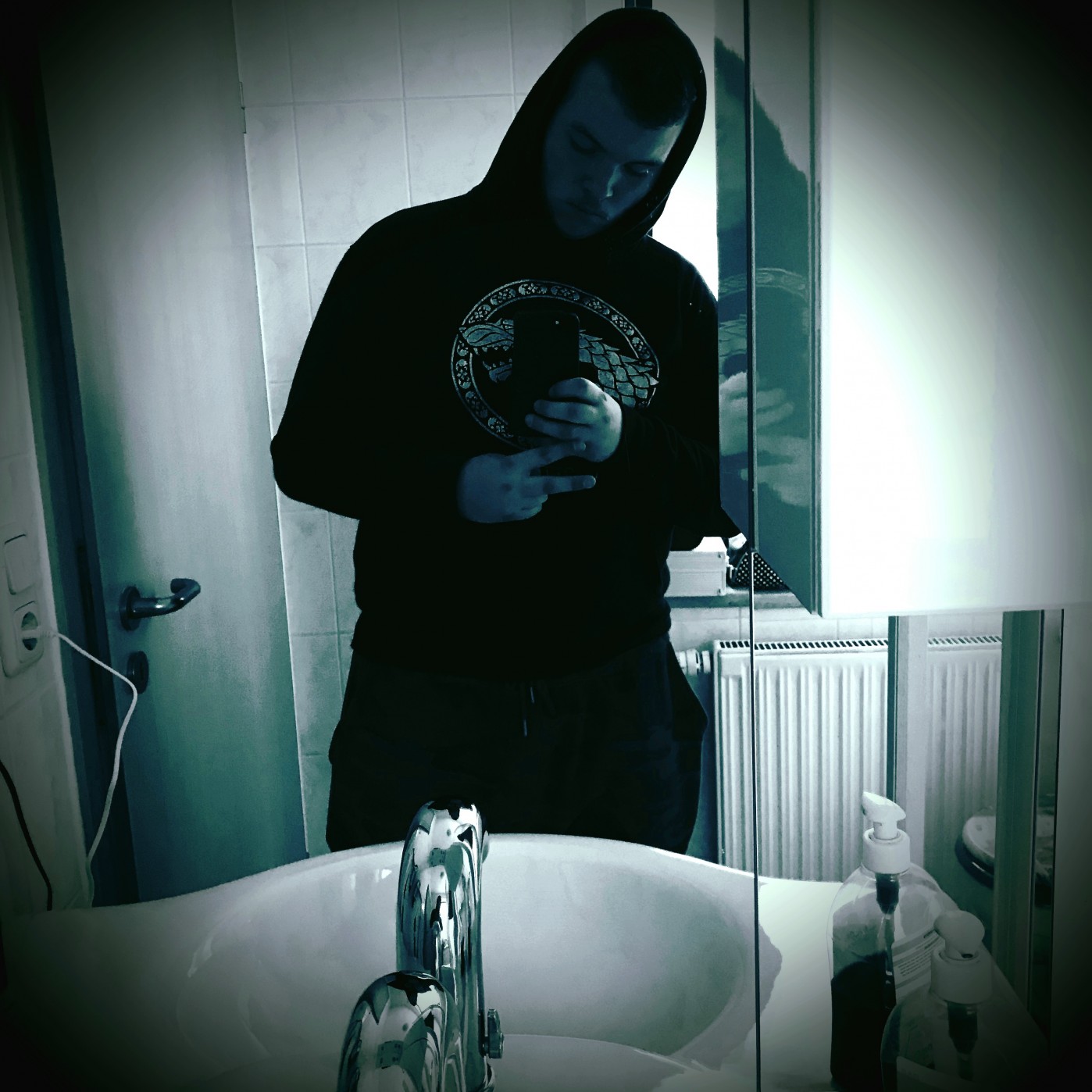 genteman, 25 yo | eyes, hair | ID1843718