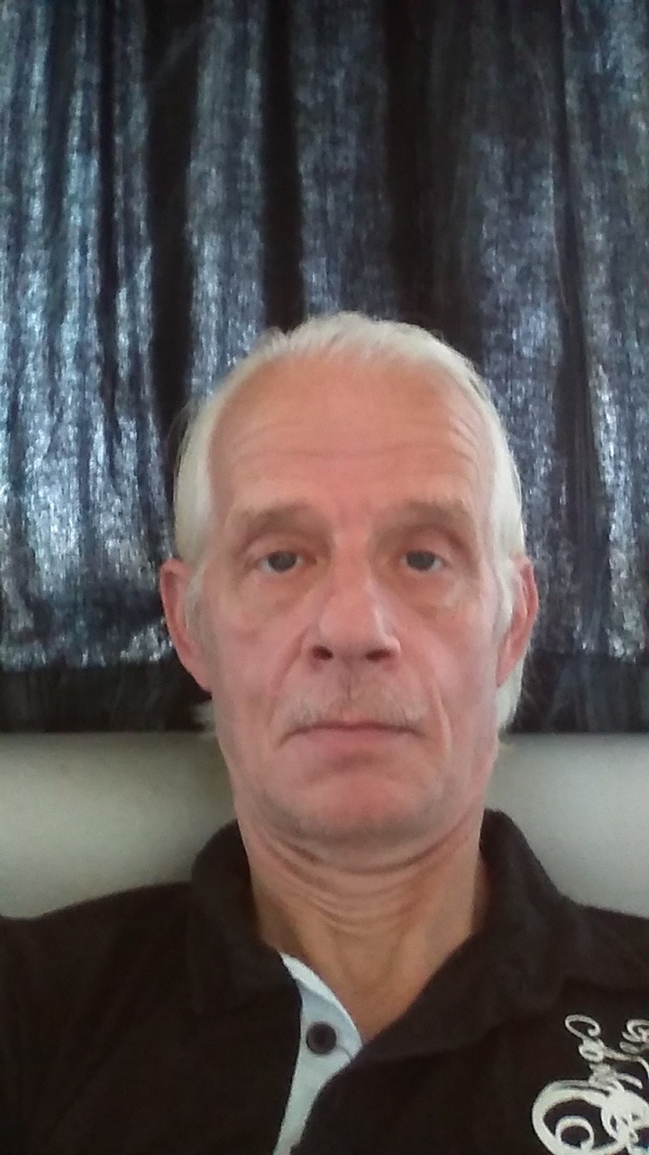 edwin de jager: eyes, hair, 61 years old | ID1875775