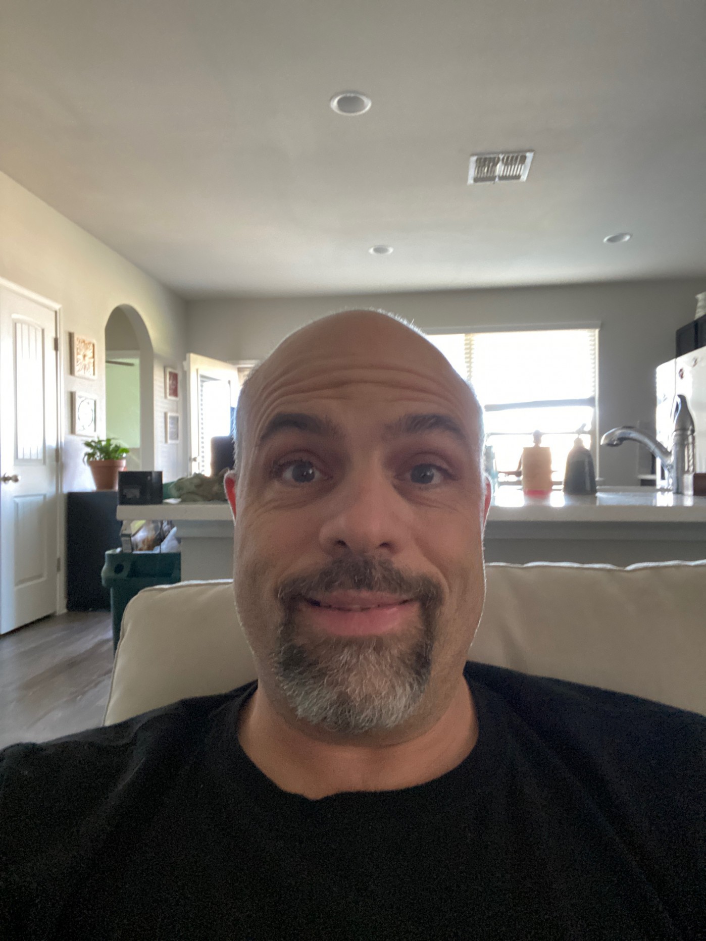 Chris: eyes, hair, 44 years old | ID1898966