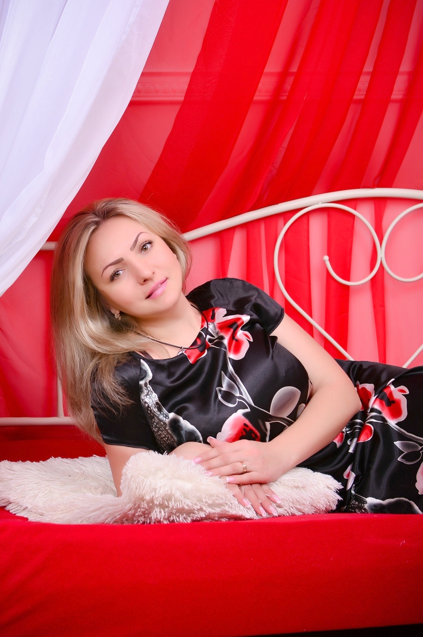 Oksana, 47 yo | hazel eyes, blonde hair | ID193835