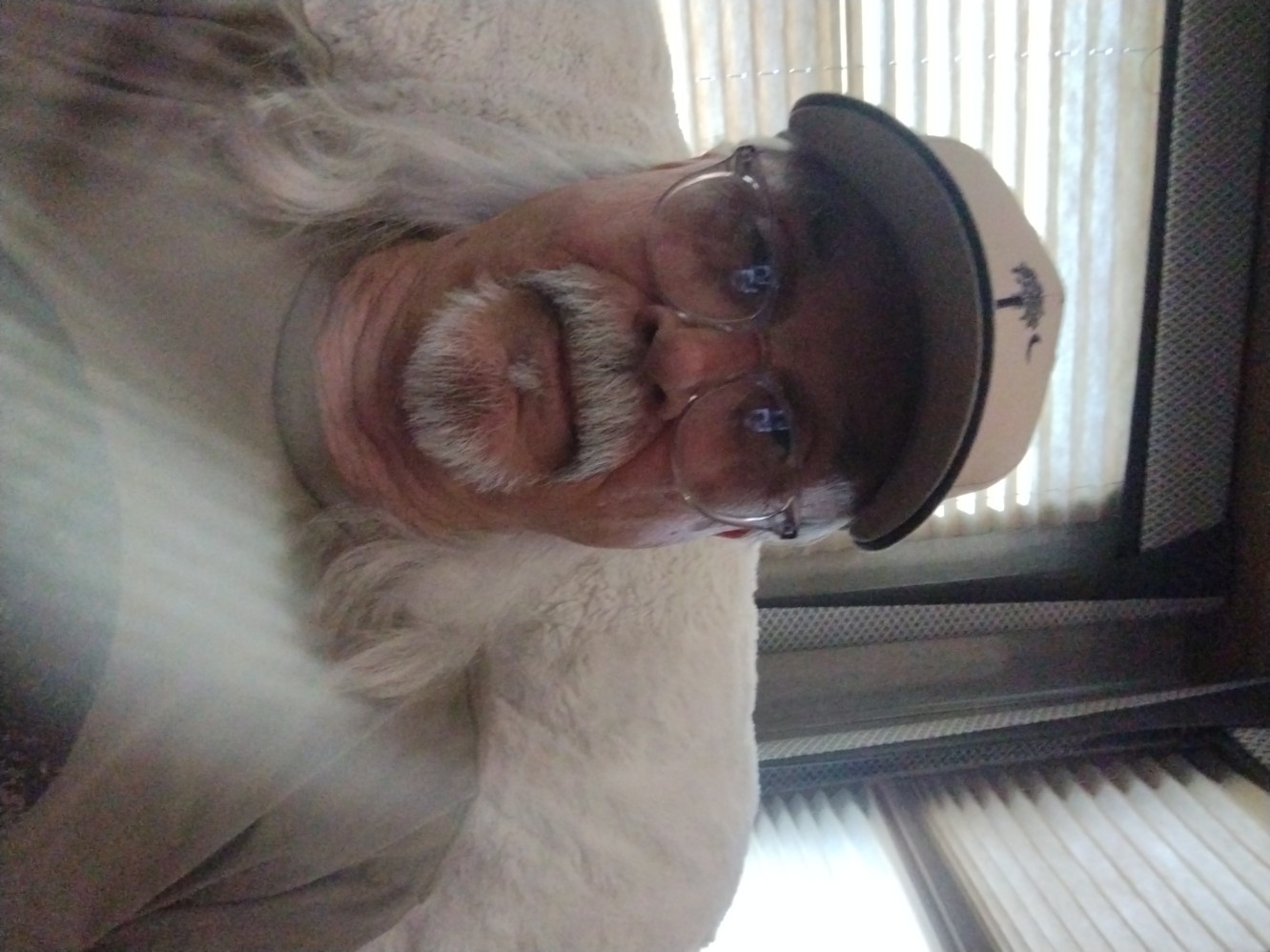 Robert M Fiscus, 65 yo | eyes, hair | ID1971984