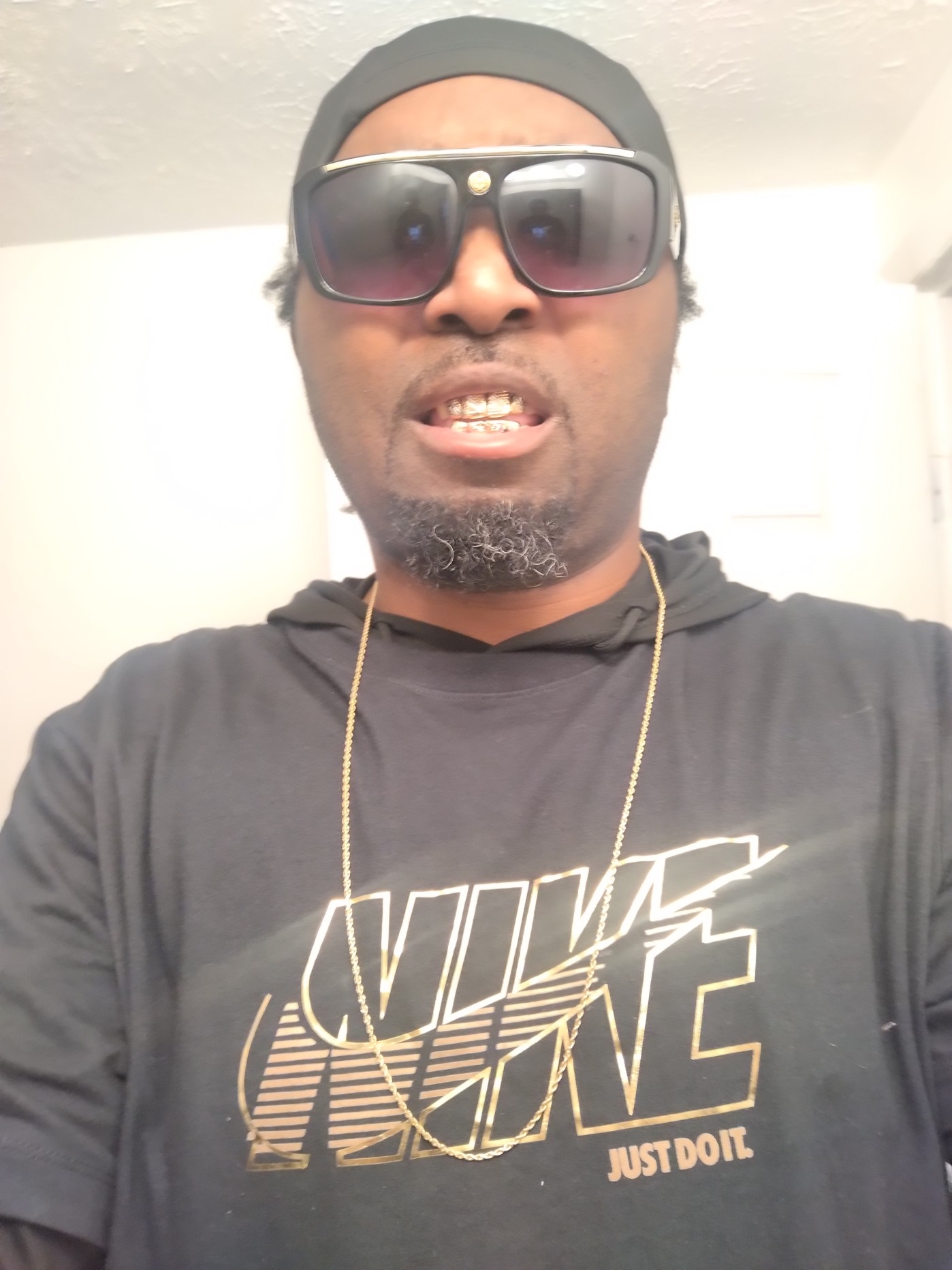 Nick Jones: eyes, hair, 42 years old | ID2030879