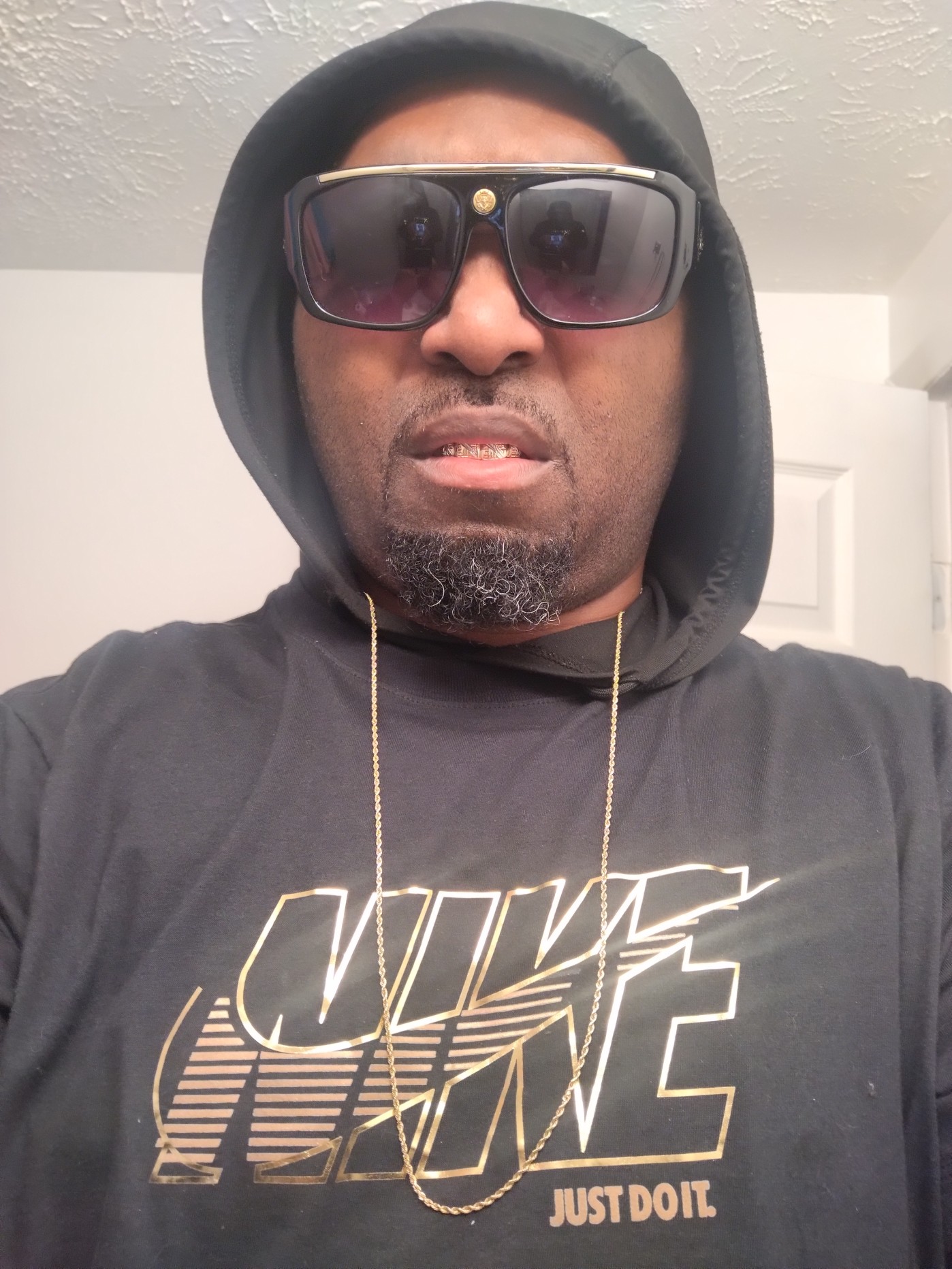 Nick Jones: eyes, hair, 42 years old | ID2030879