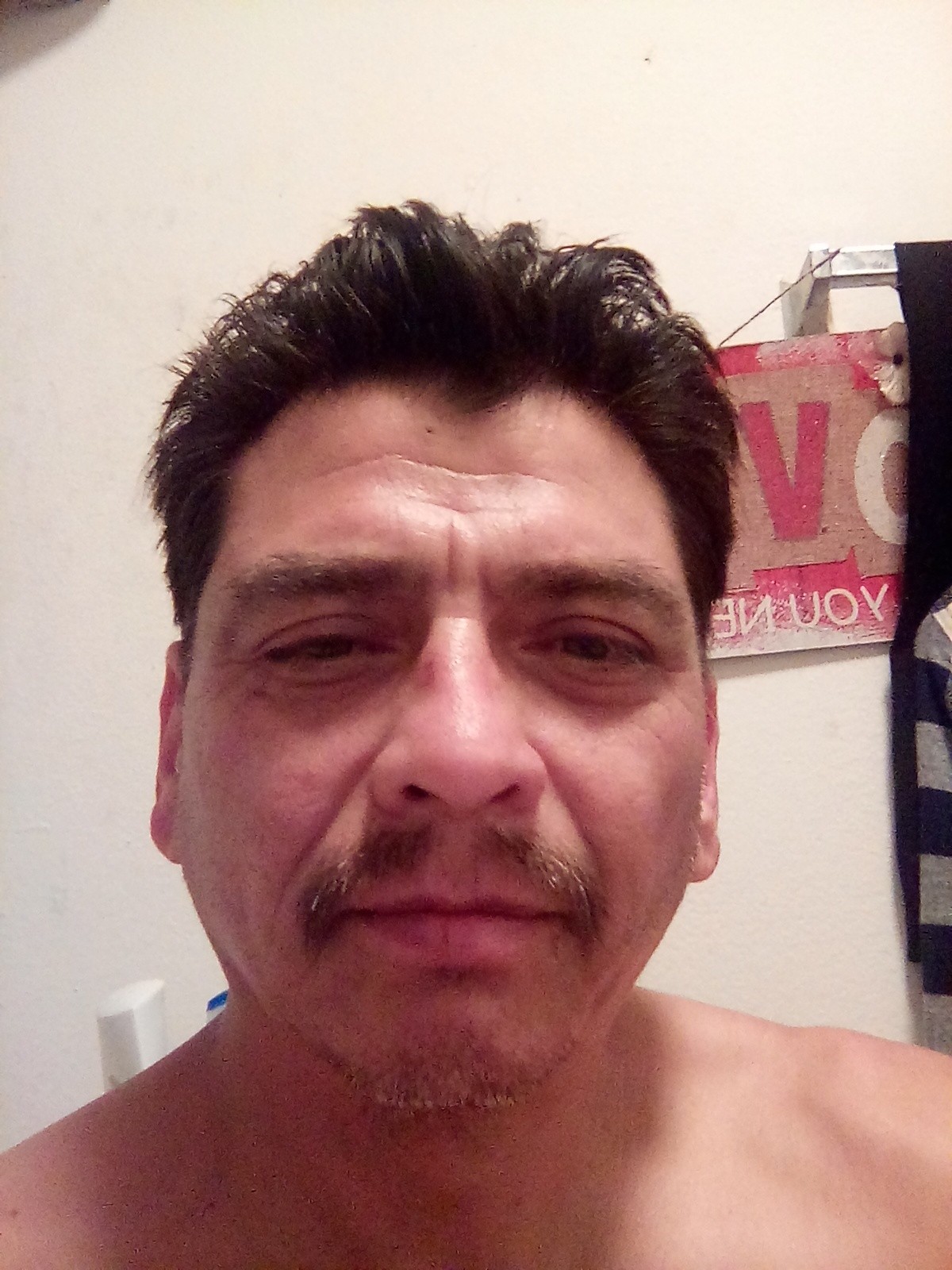 Gilbert: eyes, hair, 55 years old | ID2051343