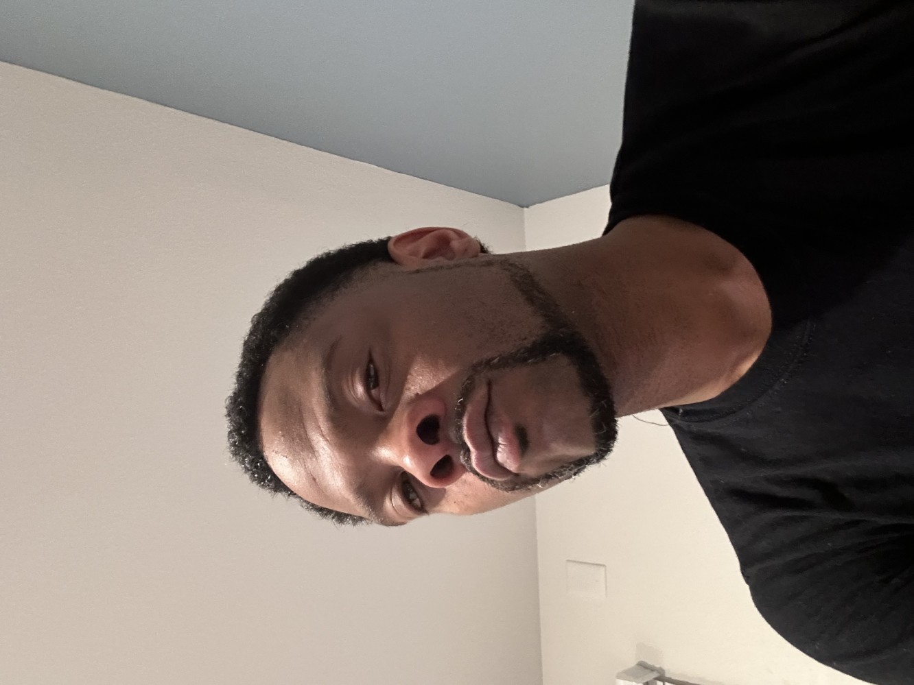 Cloverdale Shawte, 42 yo | eyes, hair | ID2053635