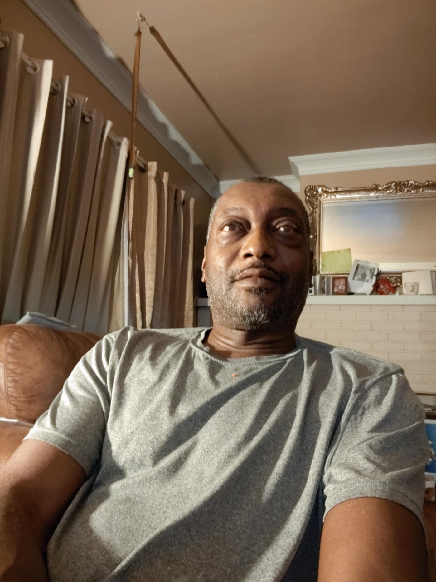 TONY K.: eyes, hair, 54 years old | ID2057947