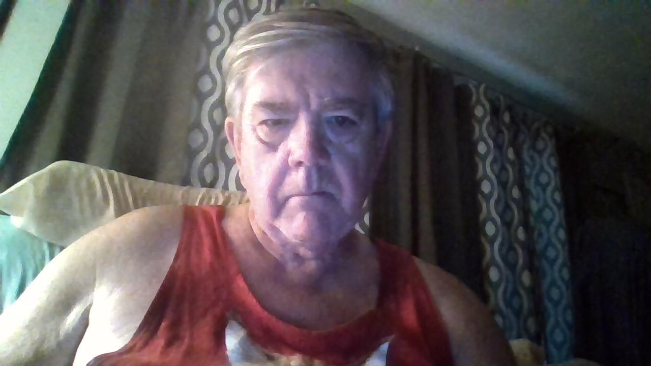 ray leach: eyes, hair, 72 years old | ID2094982