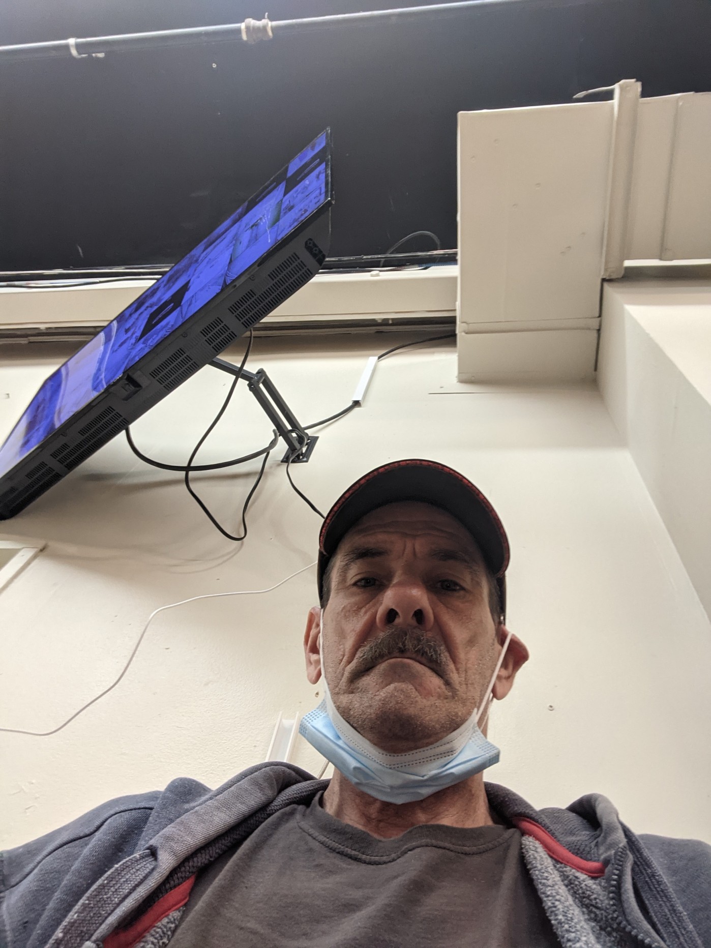 Dawg, 61 yo | eyes, hair | ID2130673