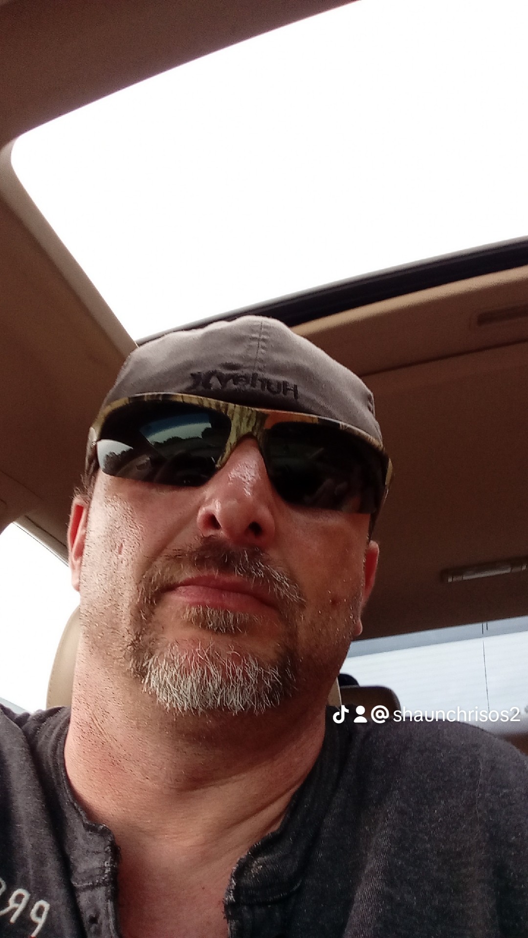 Shaun: eyes, hair, 46 years old | ID2144795