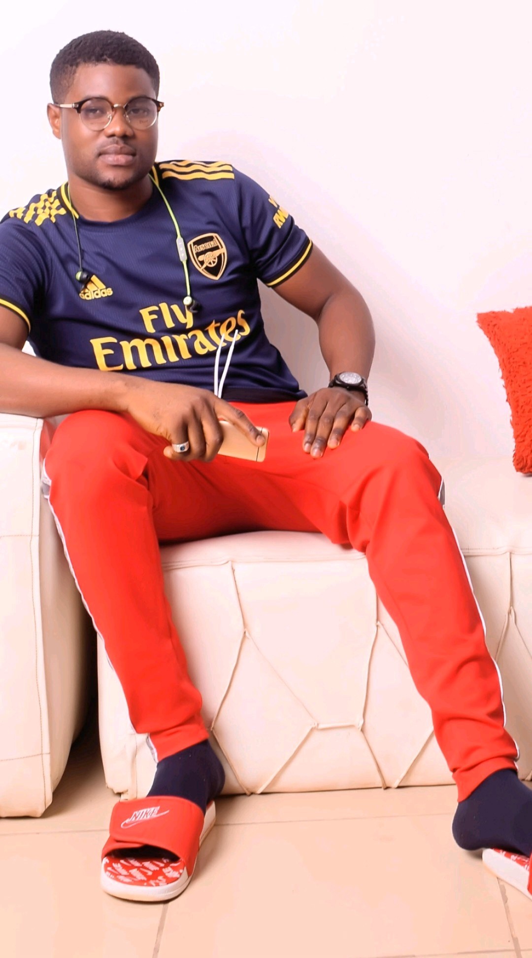 Prince victor, 32 yo | eyes, hair | ID2156710