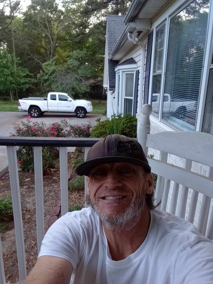 Robbie: eyes, hair, 57 years old | ID2186154