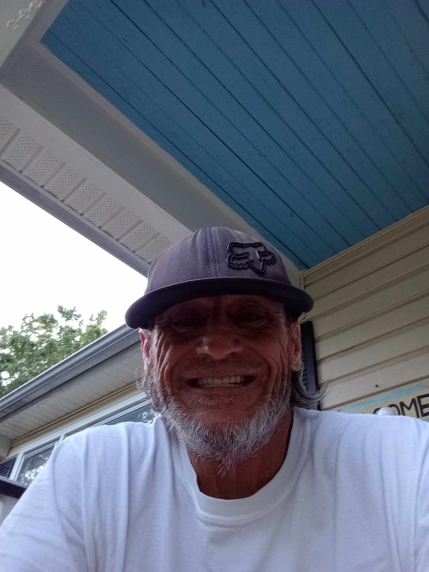 Robbie: eyes, hair, 57 years old | ID2186154