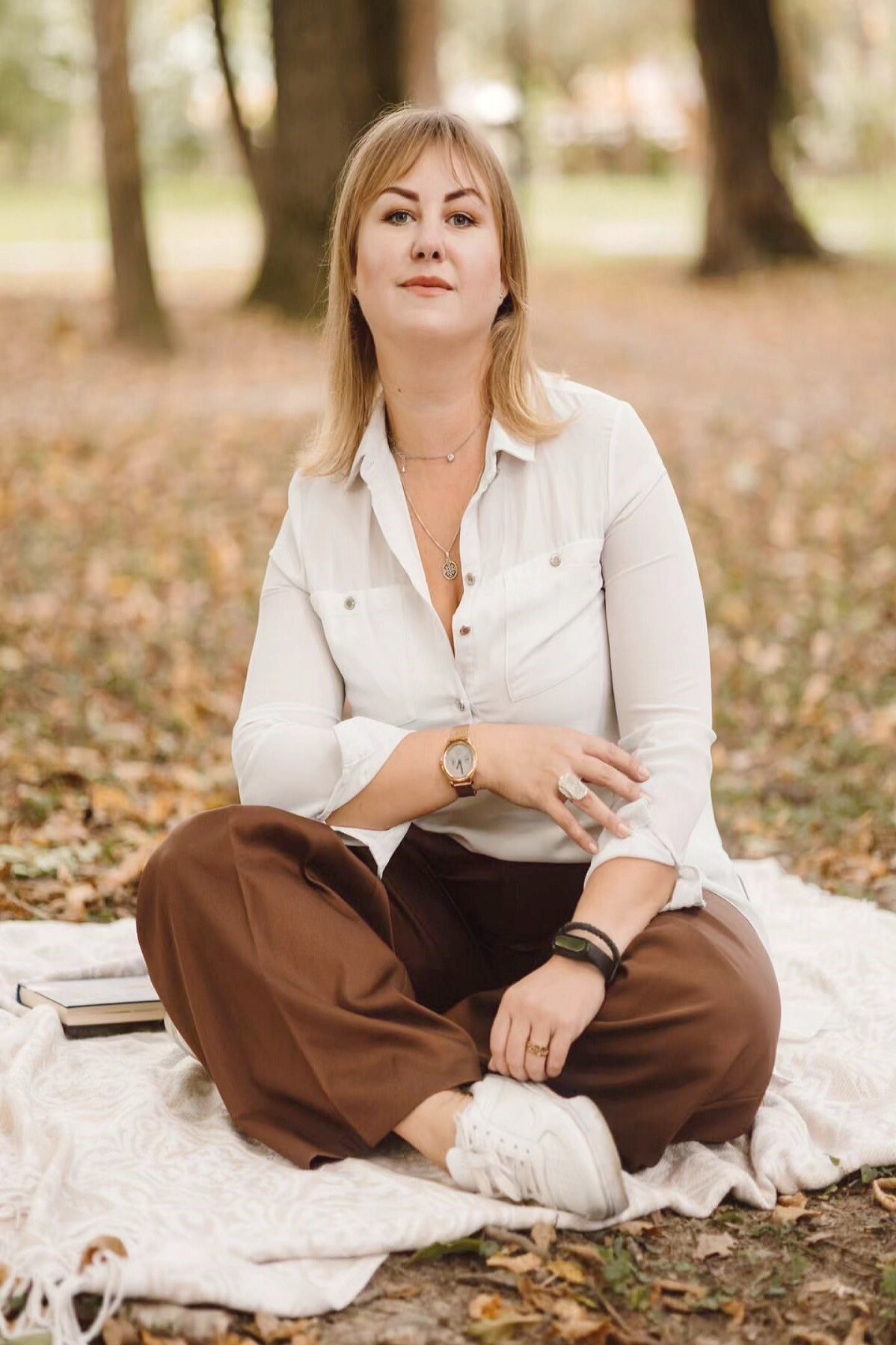 Ivanna, 37 yo | green eyes, white grey hair | ID2285815