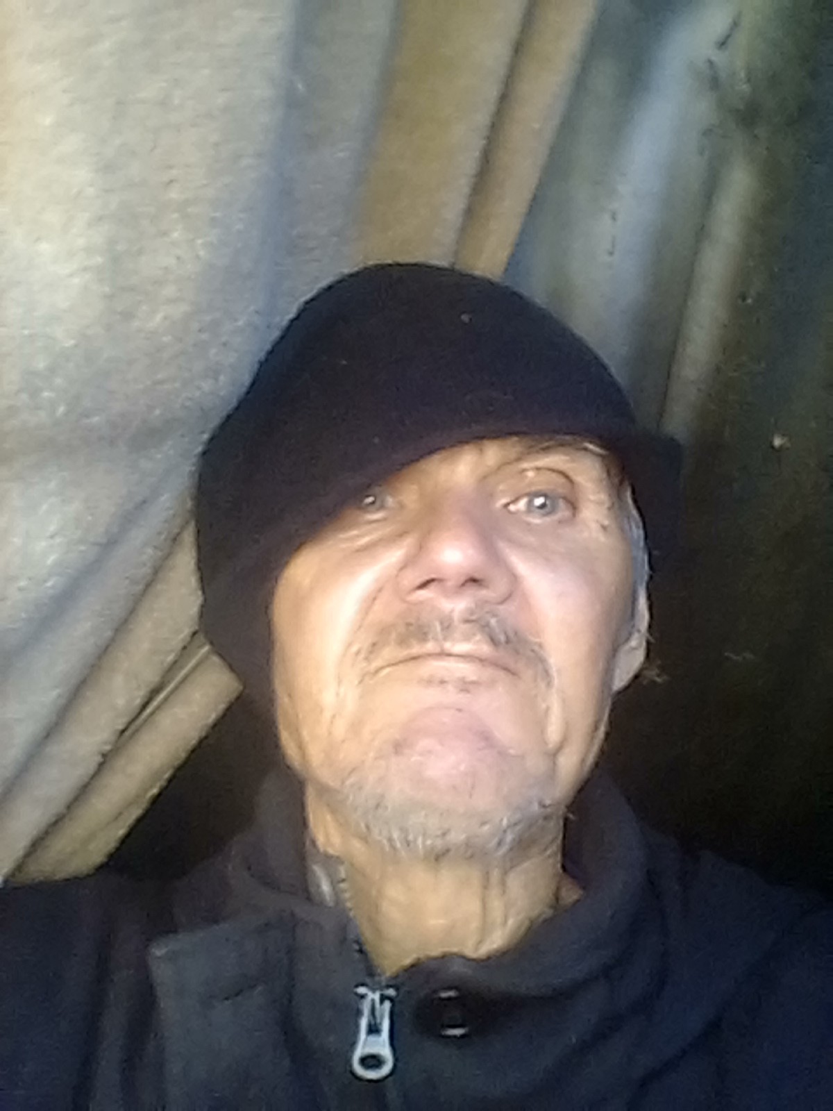 Douglas Russell, 74 yo | eyes, hair | ID2311685
