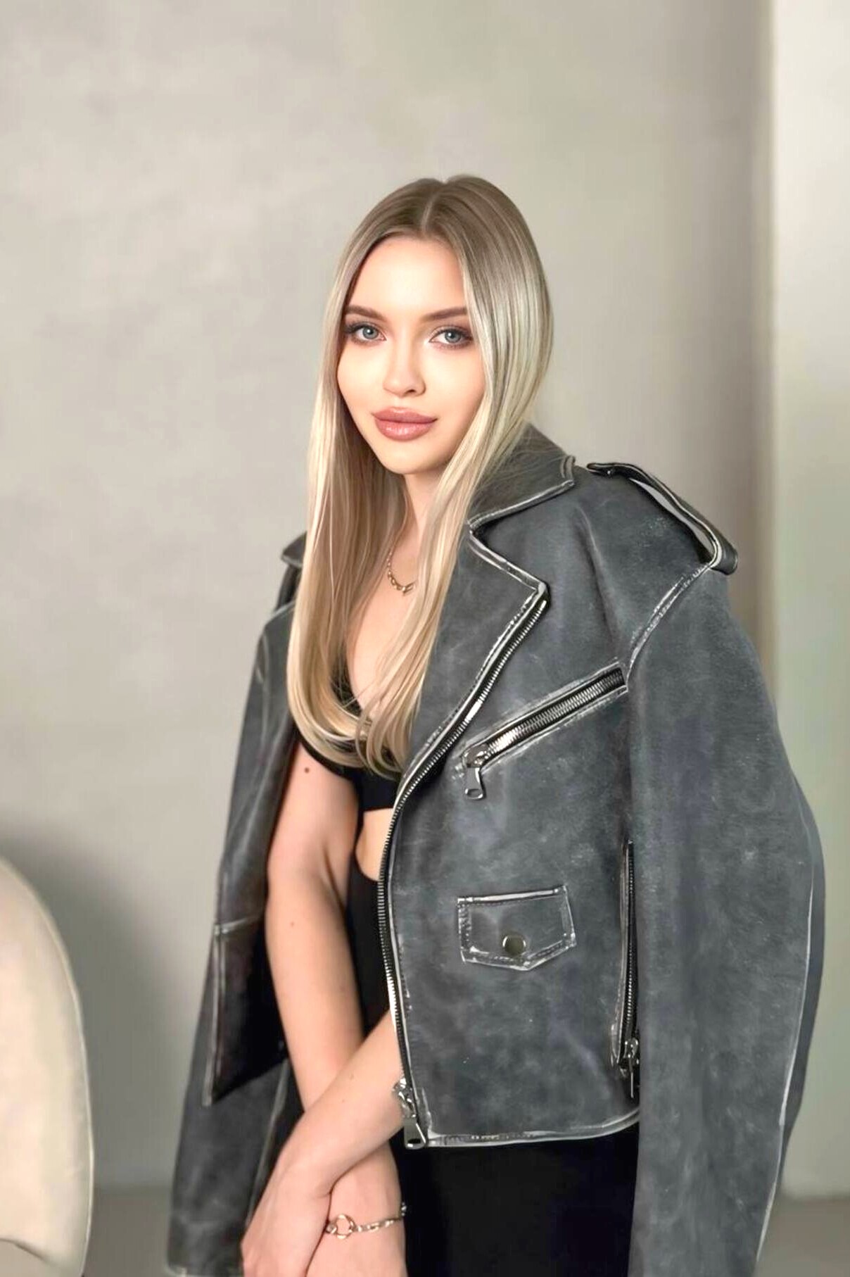 Maryna, 27 yo | green eyes, blonde hair | ID2316492