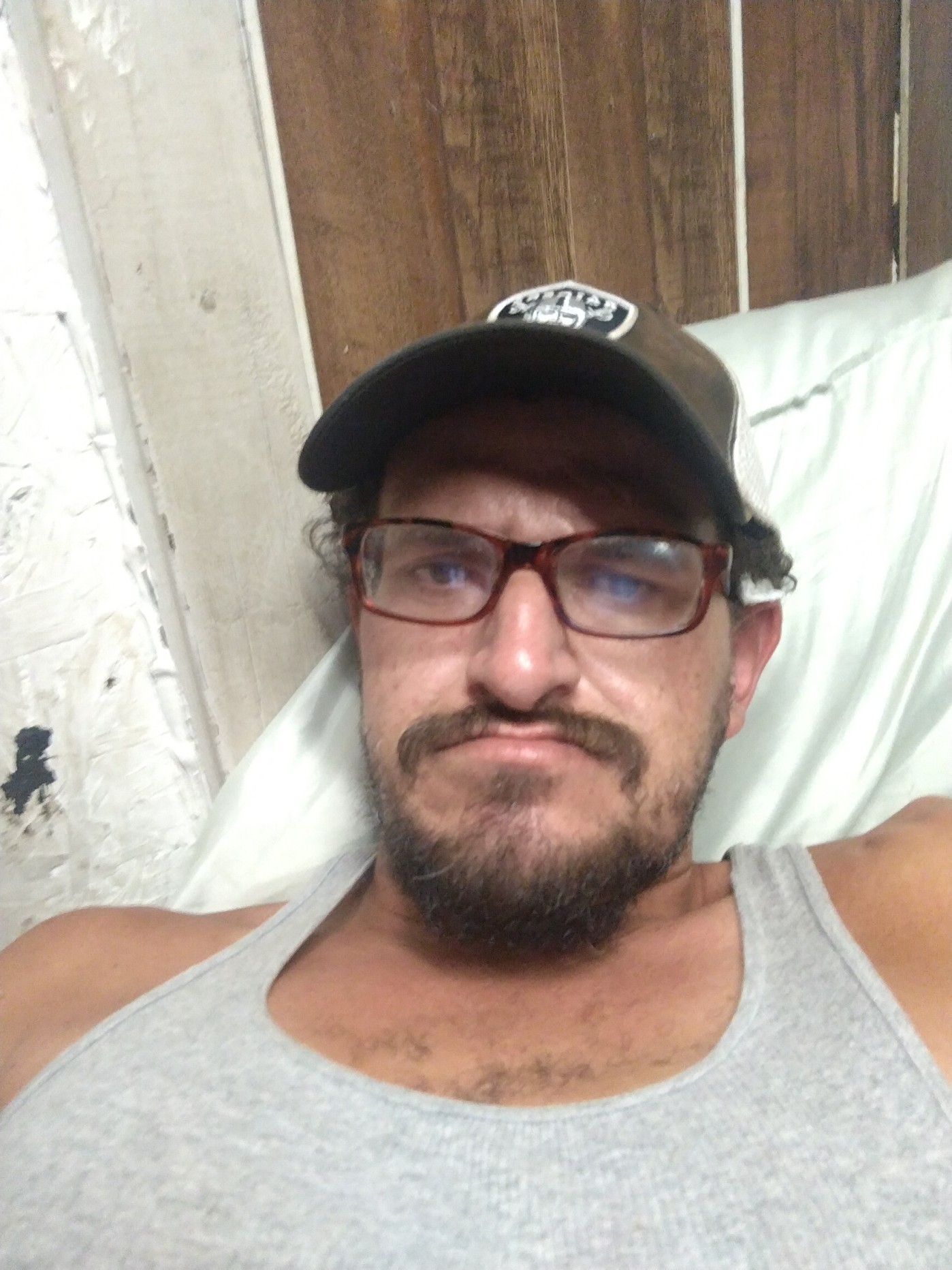 Juan Diaz: eyes, hair, 35 years old | ID2333448