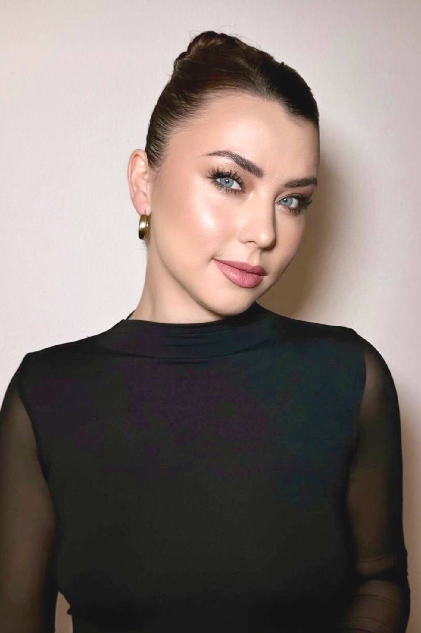 Yulianna 29 Yo Blue Eyes Light Brown Hair ID2382051