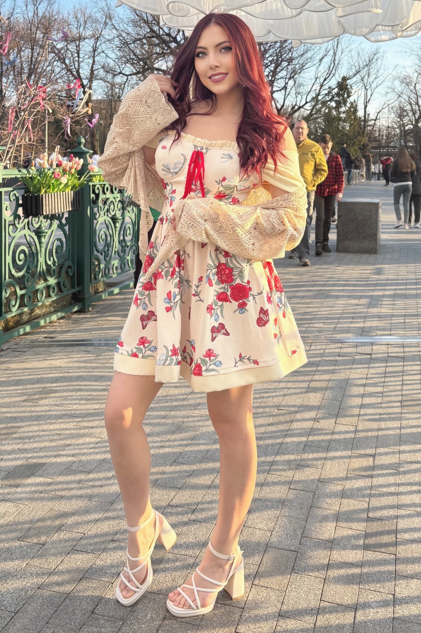 Olesya, 19 yo | green eyes, light brown hair | ID2382408