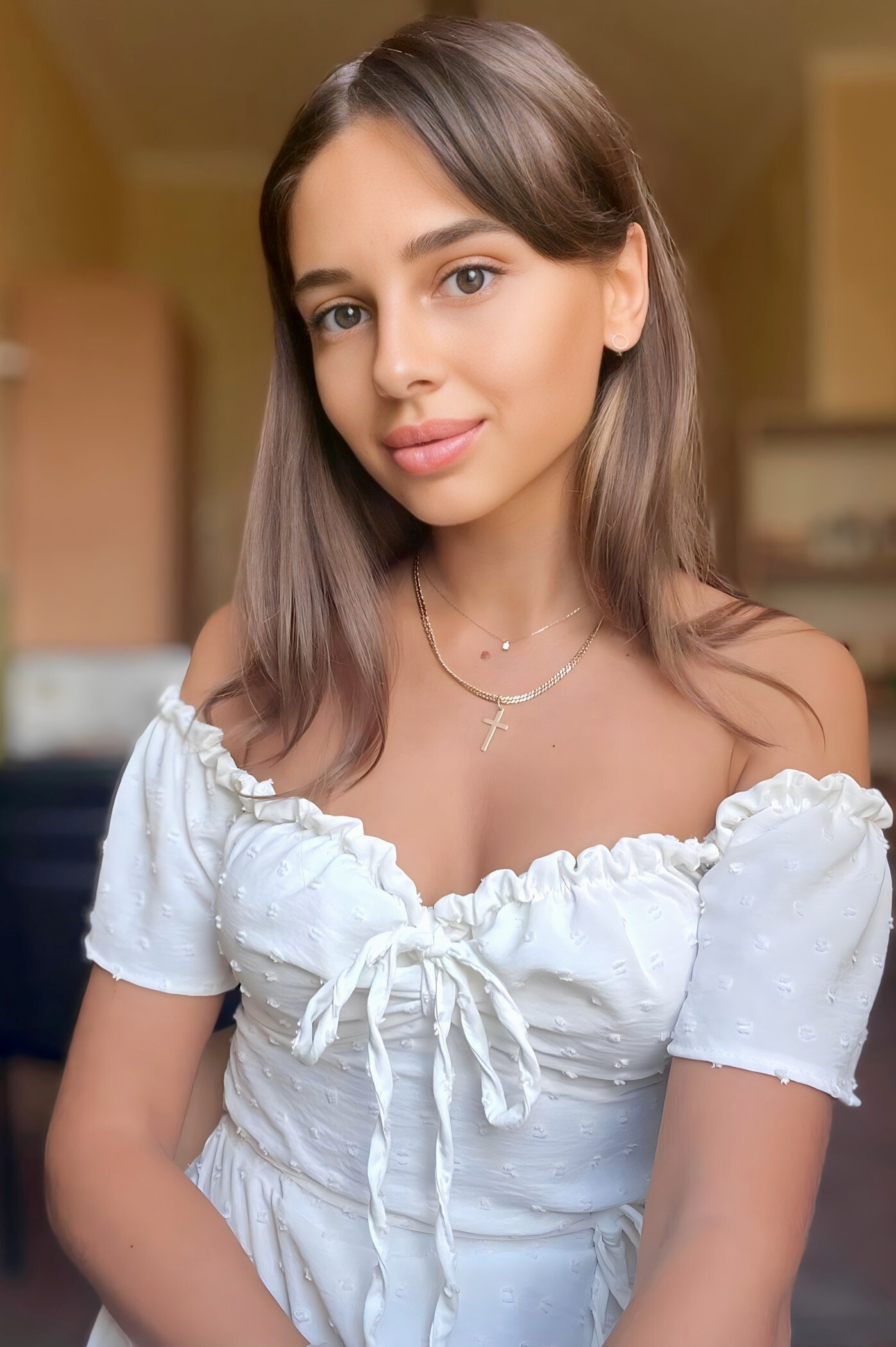 Alina, 27 yo | brown eyes, light brown hair | ID2383766