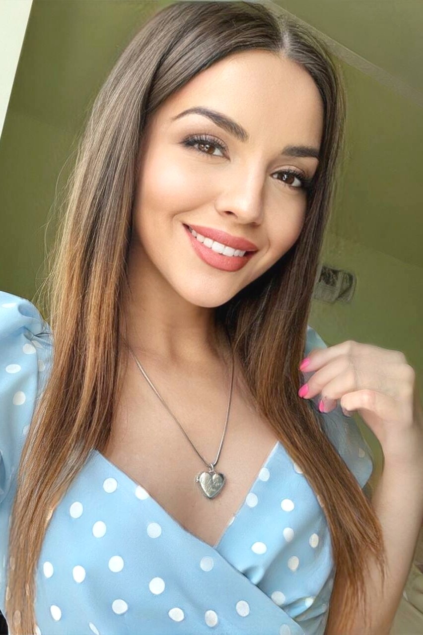 Lilia, 31 yo | brown eyes, brunette hair | ID2384374