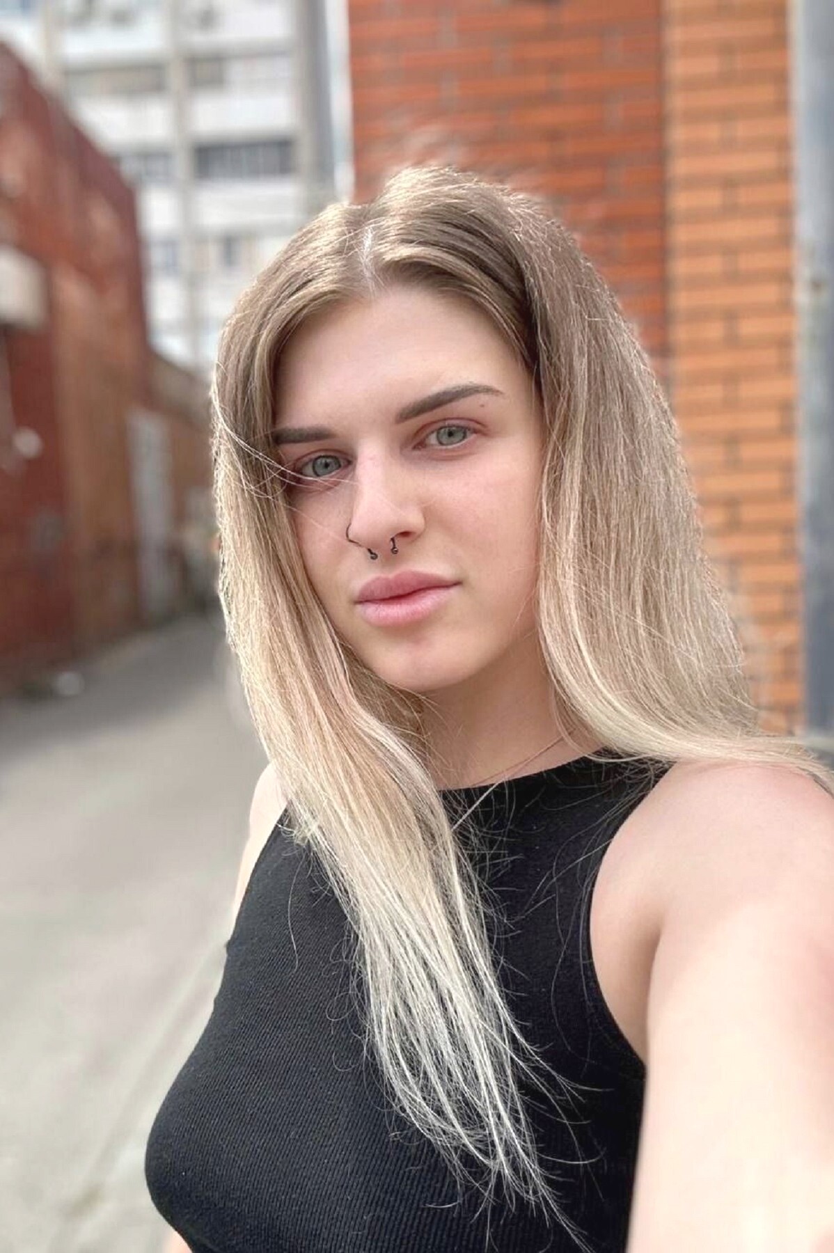 Olena, 33 yo | green eyes, light brown hair | ID2385624