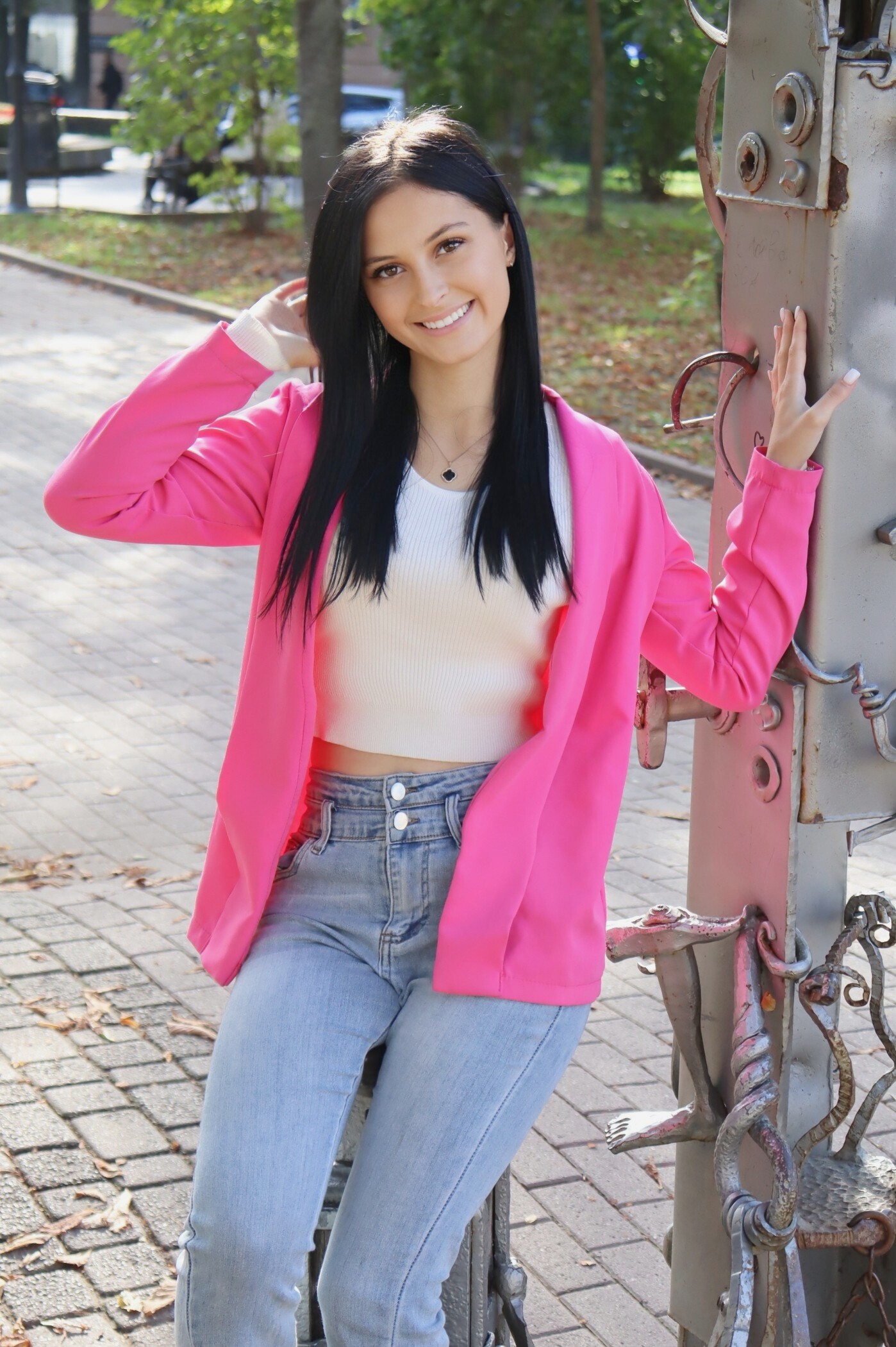 Viktoriya, 18 yo | brown eyes, black hair | ID2393238