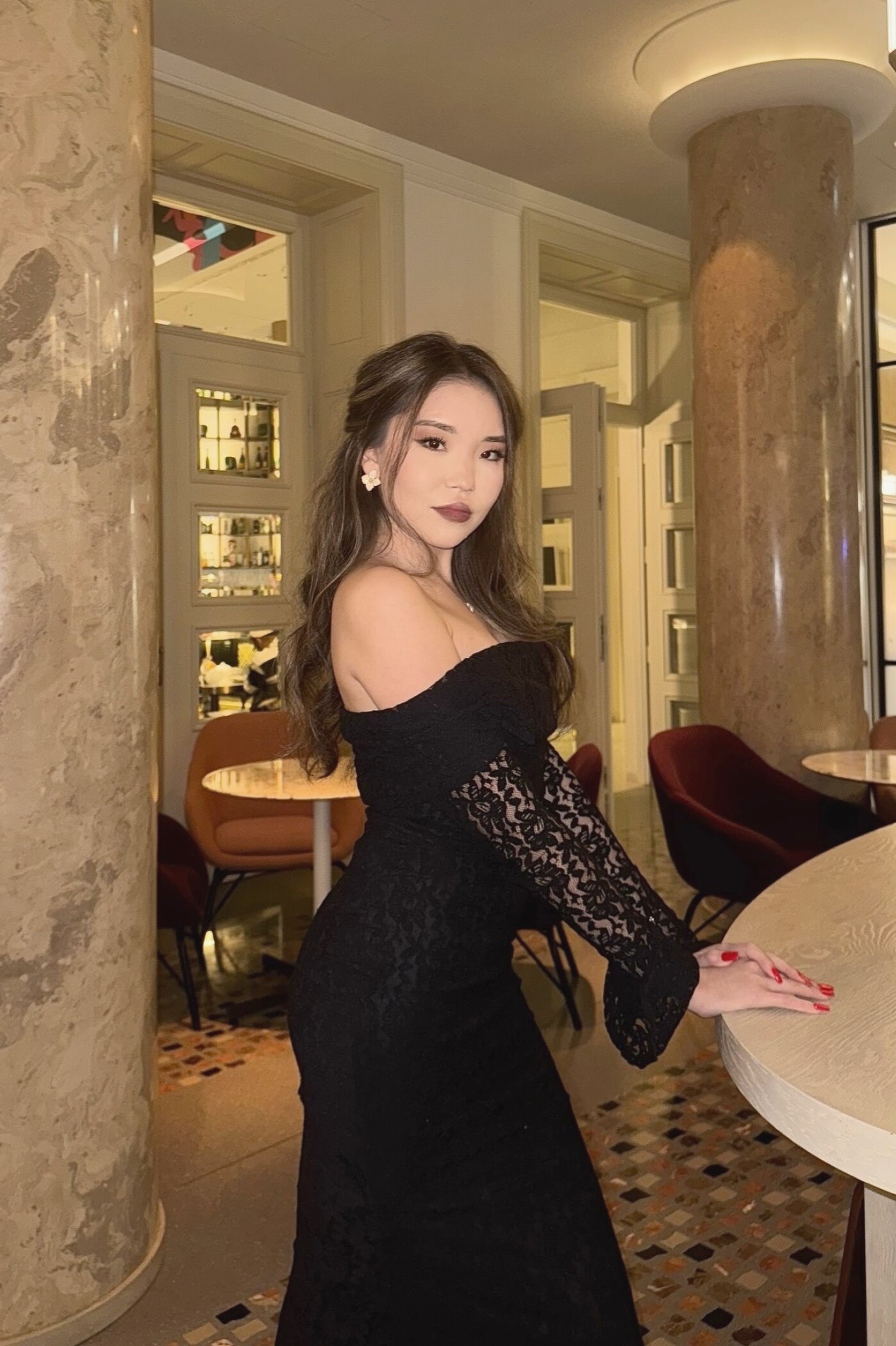 Dilda, 19 yo | brown eyes, brunette hair | ID2396874