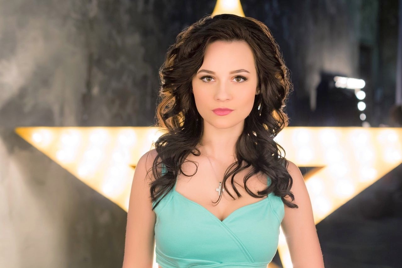 Sonya: brown eyes, brunette hair, 27 years old | ID332965