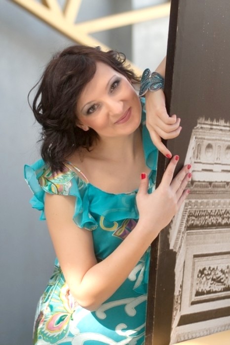 Irina, 53 yo | green eyes, brunette hair | ID65497