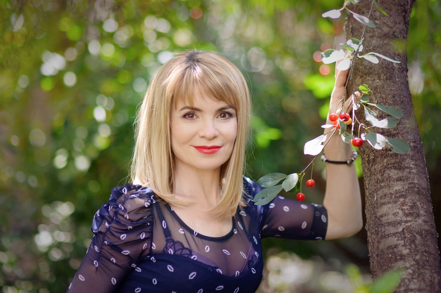Praskovia, 52 yo | hazel eyes, blonde hair | ID879820